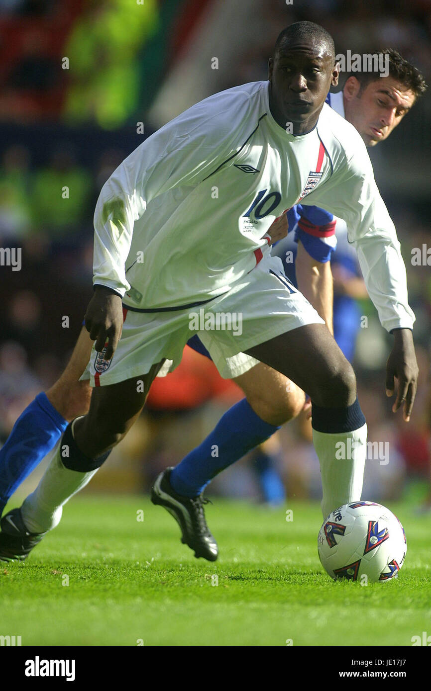 EMILE HESKEY ENGLAND & LIVERPOOL FC OLD TRAFFORD MANCHESTER 06 October ...