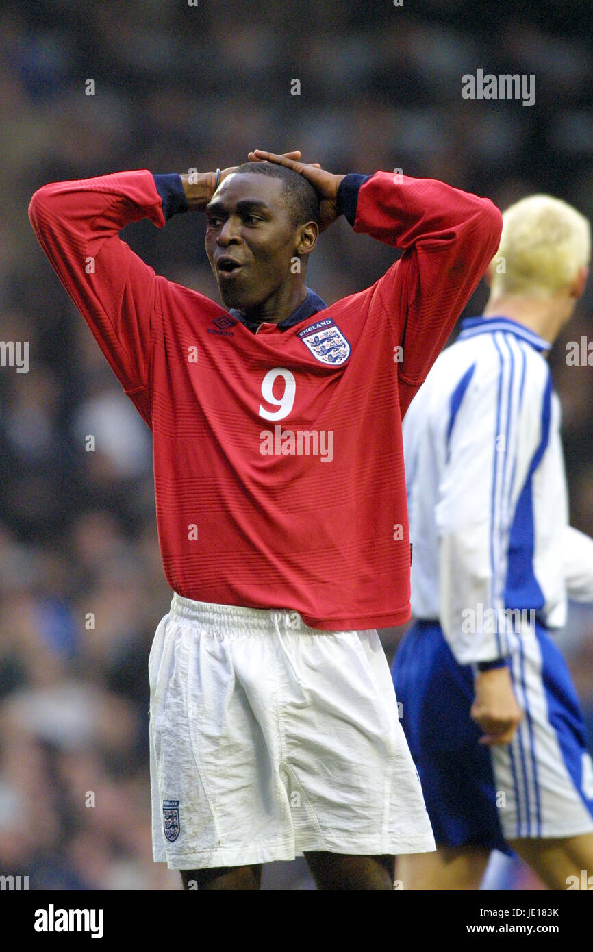 ANDY COLE ENGLAND & MANCHESTER UNITED FC 24 March 2001 Stock Photo - Alamy