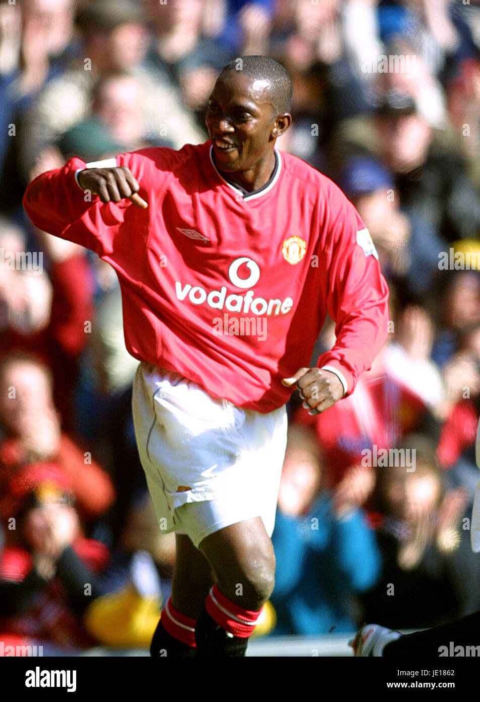 Dwight yorke manchester united 2001 hi-res stock photography and images ...
