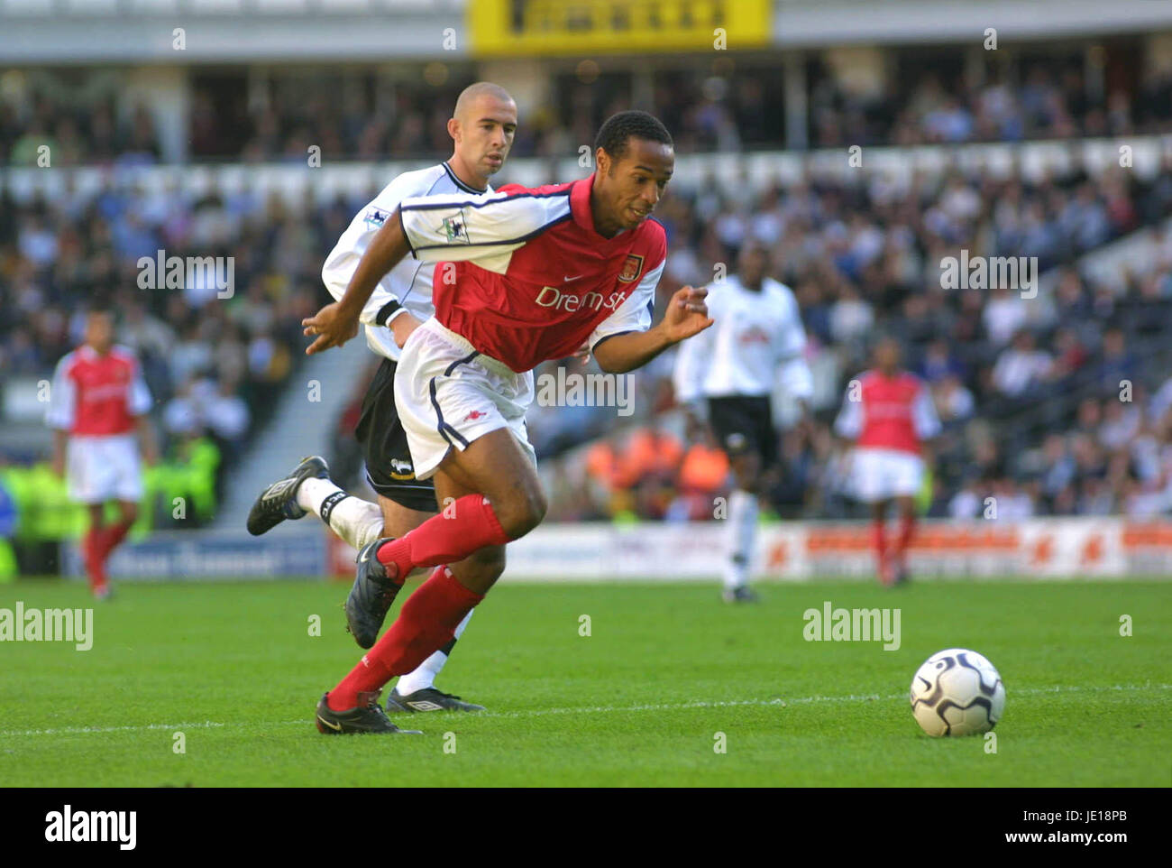 Thierry henry 2001 hi-res stock photography and images - Alamy