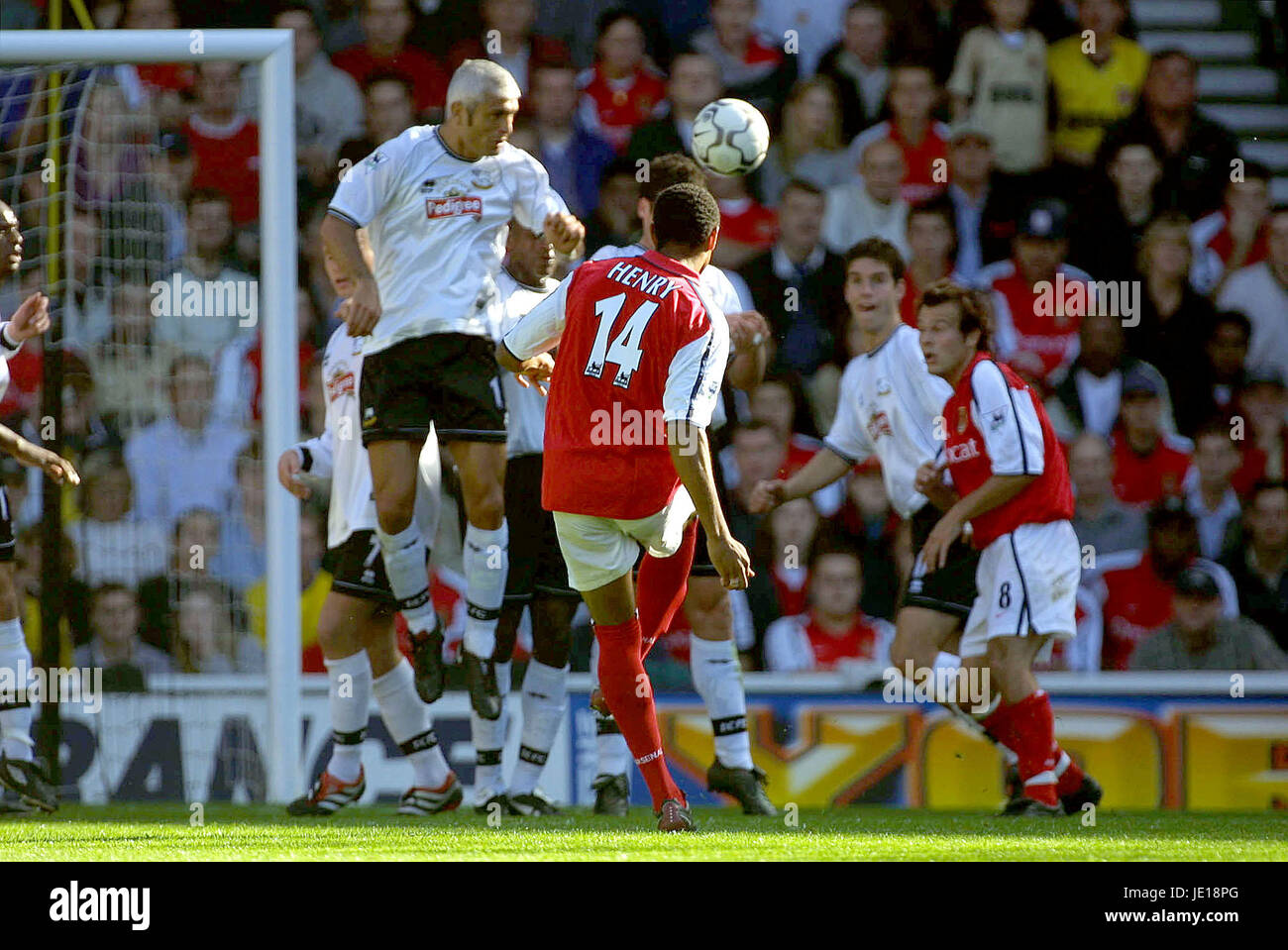 Thierry henry 2001 hi-res stock photography and images - Alamy