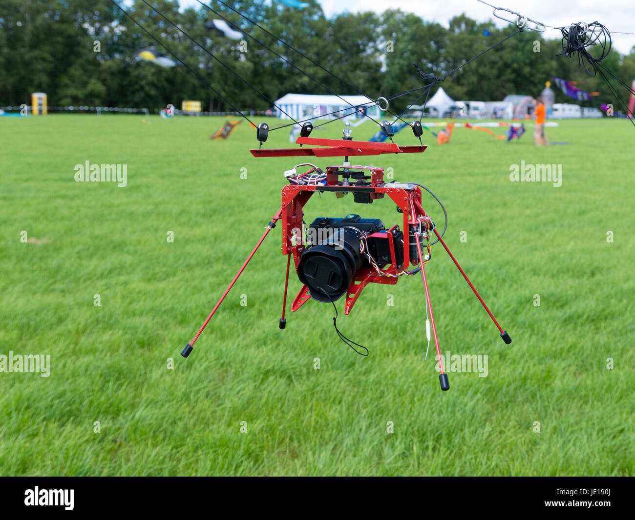 Cable suspended camera hi-res stock photography and images - Alamy