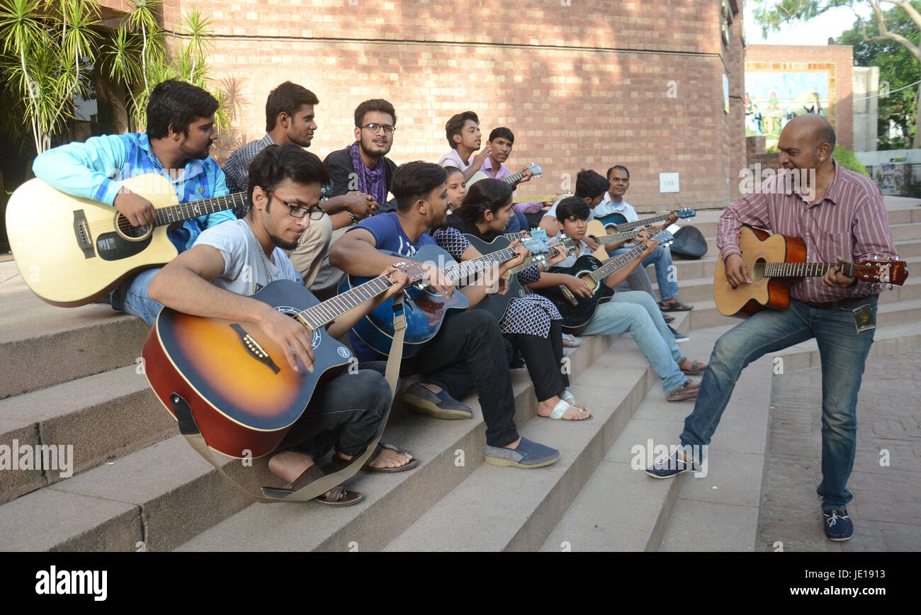 Lahore, Pakistan. 21st June, 2017. Pakistani guitar ambassador and ...