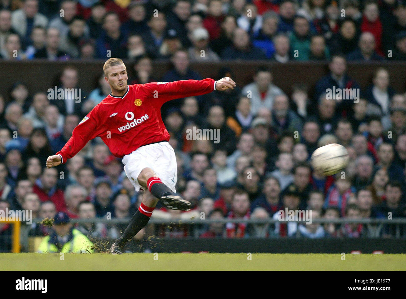 DAVID BECKHAM MANCHESTER UNITED FC MANCHESTER OLD TRAFFORD 02 February ...