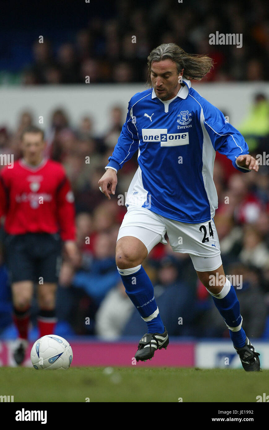 David ginola everton hi-res stock photography and images - Alamy