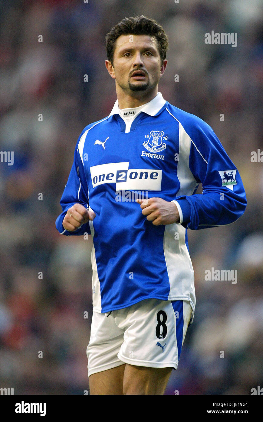 TOMASZ RADZINSKI EVERTON FC LIVERPOOL ANFIELD 23 February 2002 Stock ...