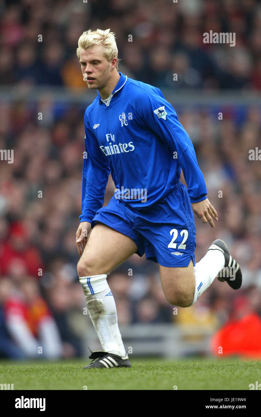 EIDUR GUDJOHNSON CHELSEA FC ANFIELD LIVERPOOL 24 March 2002 Stock Photo ...