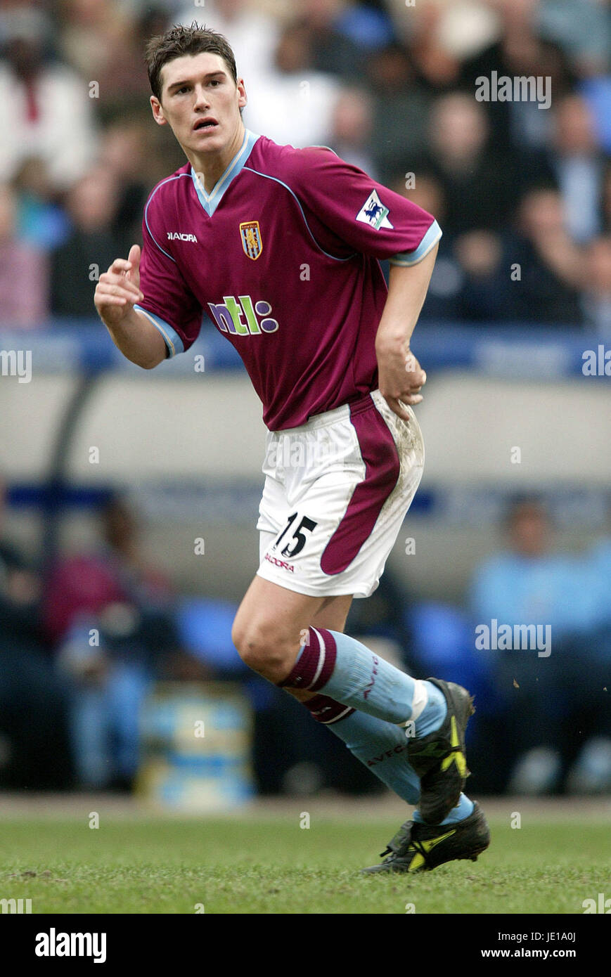 Gareth barry football villa hi-res stock photography and images - Alamy
