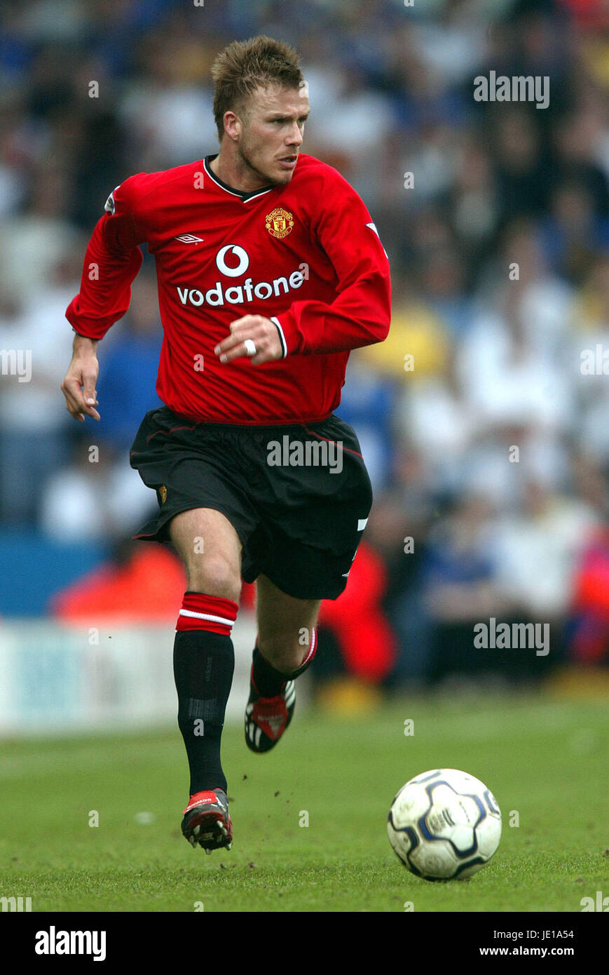DAVID BECKHAM MANCHESTER UNITED FC ELLAND ROAD LEEDS 30 March 2002 ...