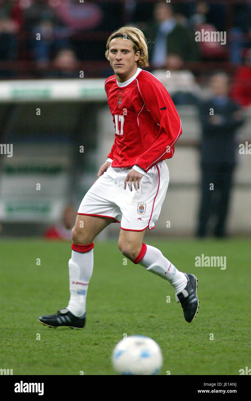 Diego forlan uruguay hi-res stock photography and images - Alamy