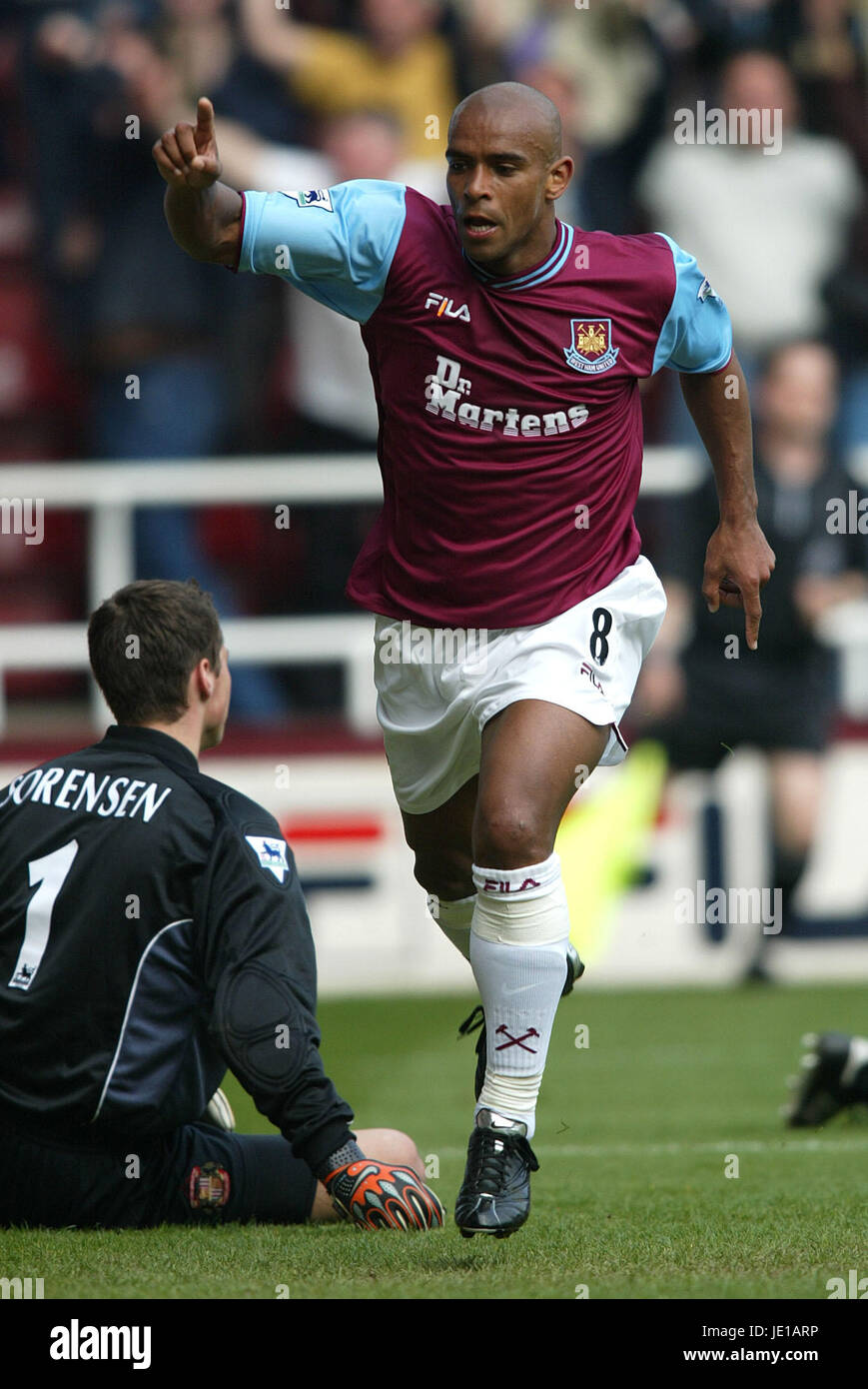 Football Celebrating Trevor Sinclair High Resolution Stock Photography ...