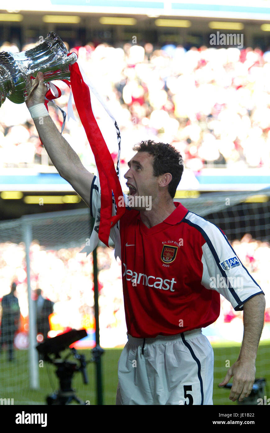 Martin keown arsenal hi-res stock photography and images - Alamy