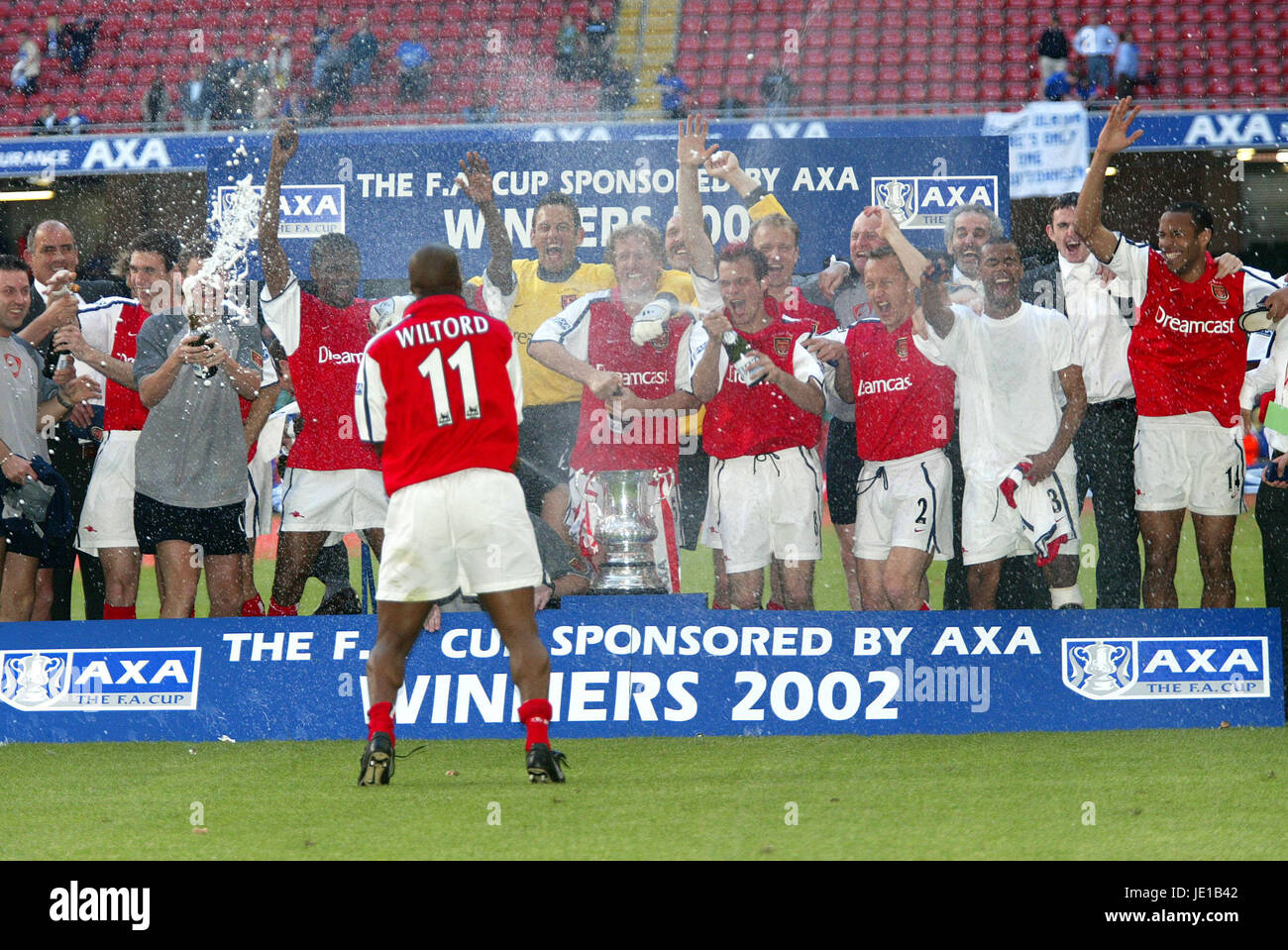ARSENAL CELEBRATE ARSENAL V CHELSEA FA CUP FINAL MILLENNIUM STADIUM ...