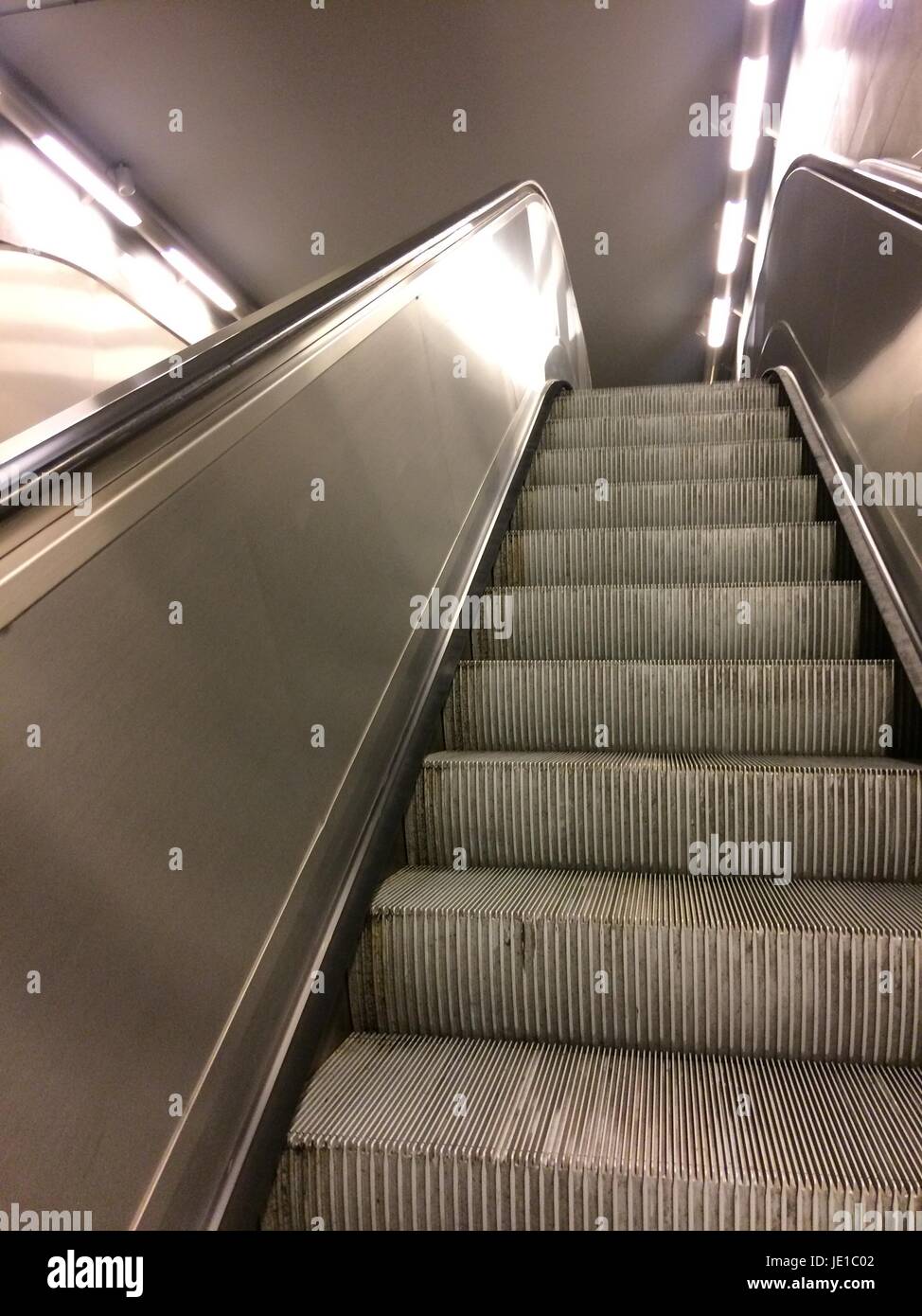 Escalator stairs elevator stair hi-res stock photography and images - Alamy