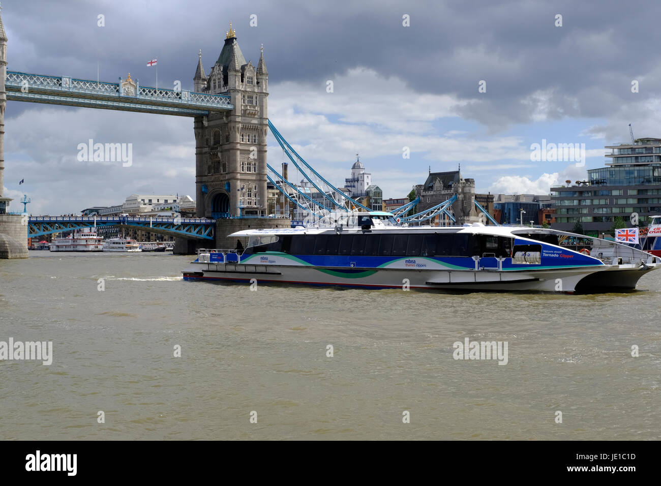 London bridge ferry hi-res stock photography and images - Alamy