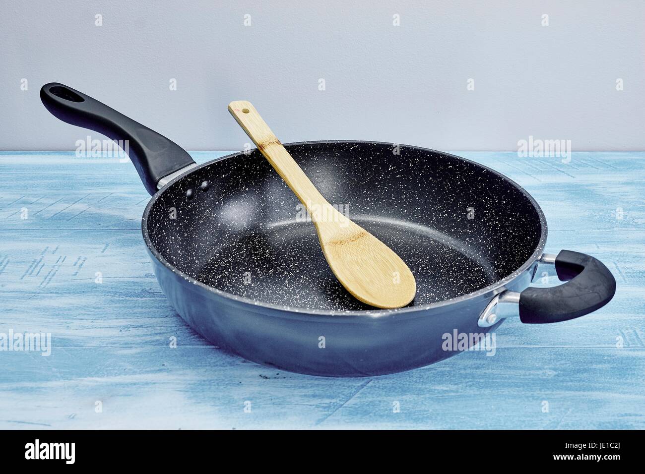 A studio photo of a frying pan Stock Photo - Alamy