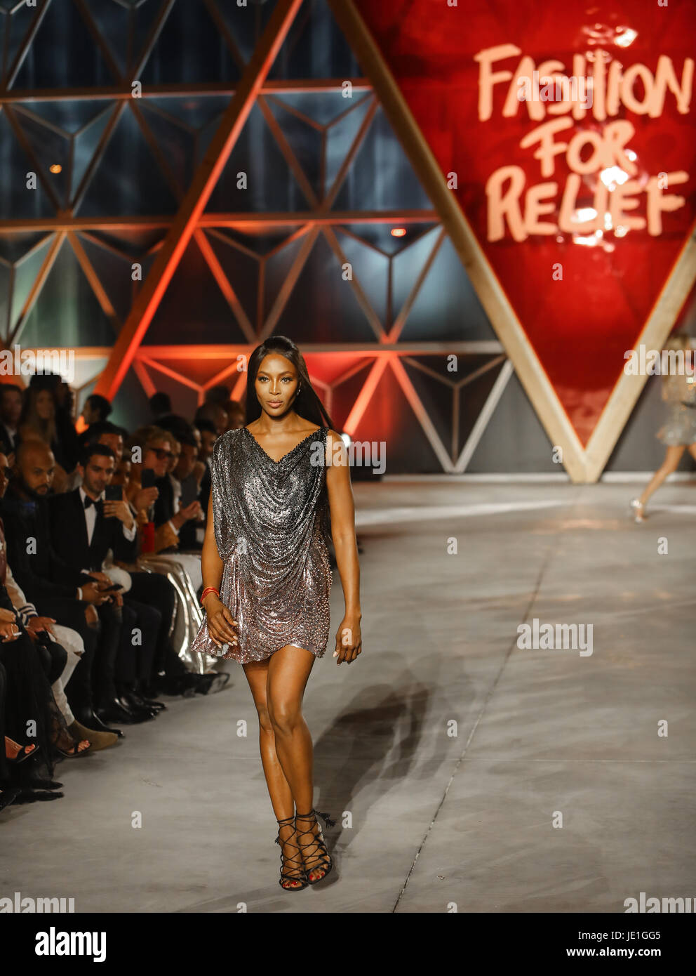 Fashion for Famine, catwalk, Hanger 16 Cannes-Mandelieu Airport ...