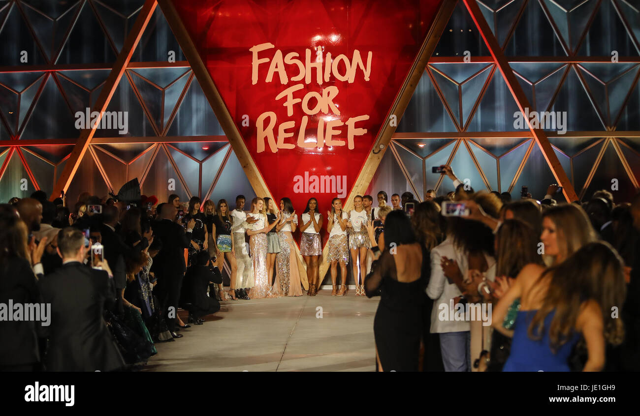 Fashion for Famine, catwalk, Hanger 16 Cannes-Mandelieu Airport ...