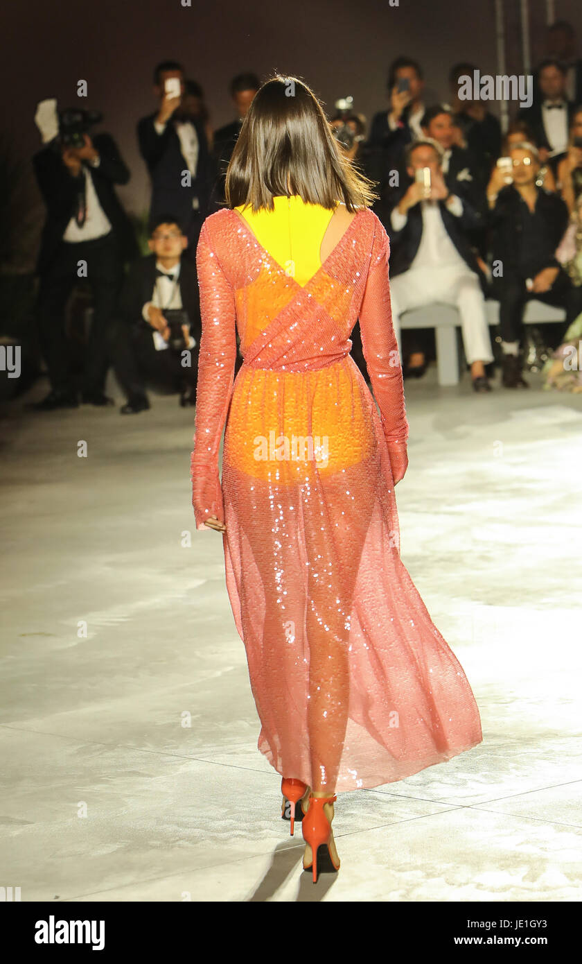 Fashion for Famine, catwalk, Hanger 16 Cannes-Mandelieu Airport ...