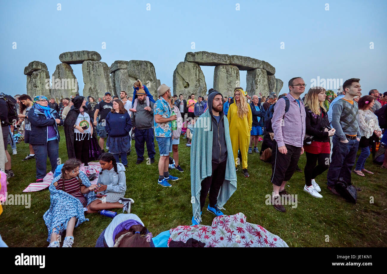Stonehenge Summer Solstice Tour Sunrise 21st June 2054 Stock Photo - Alamy