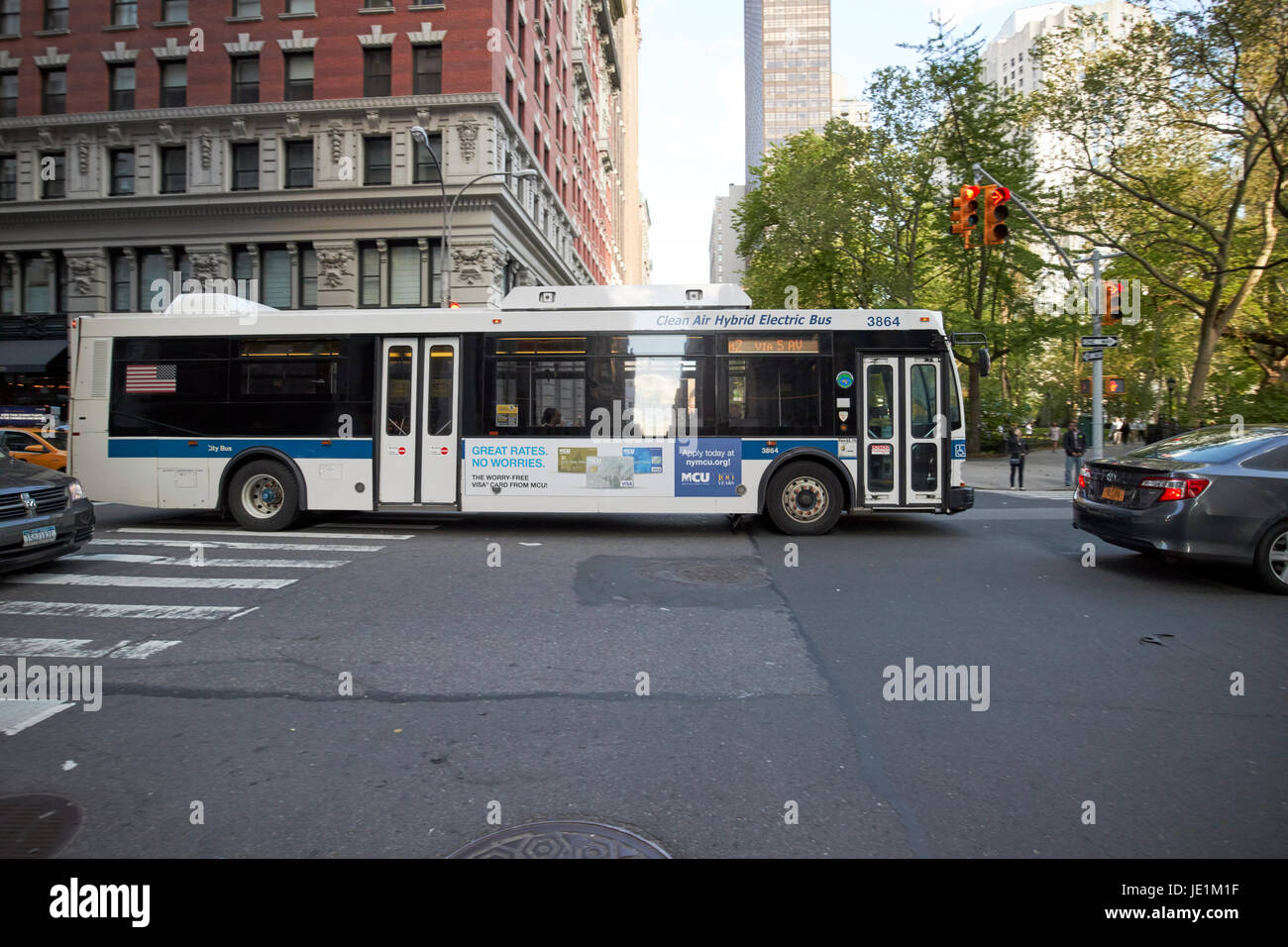New york city bus hi-res stock photography and images - Alamy