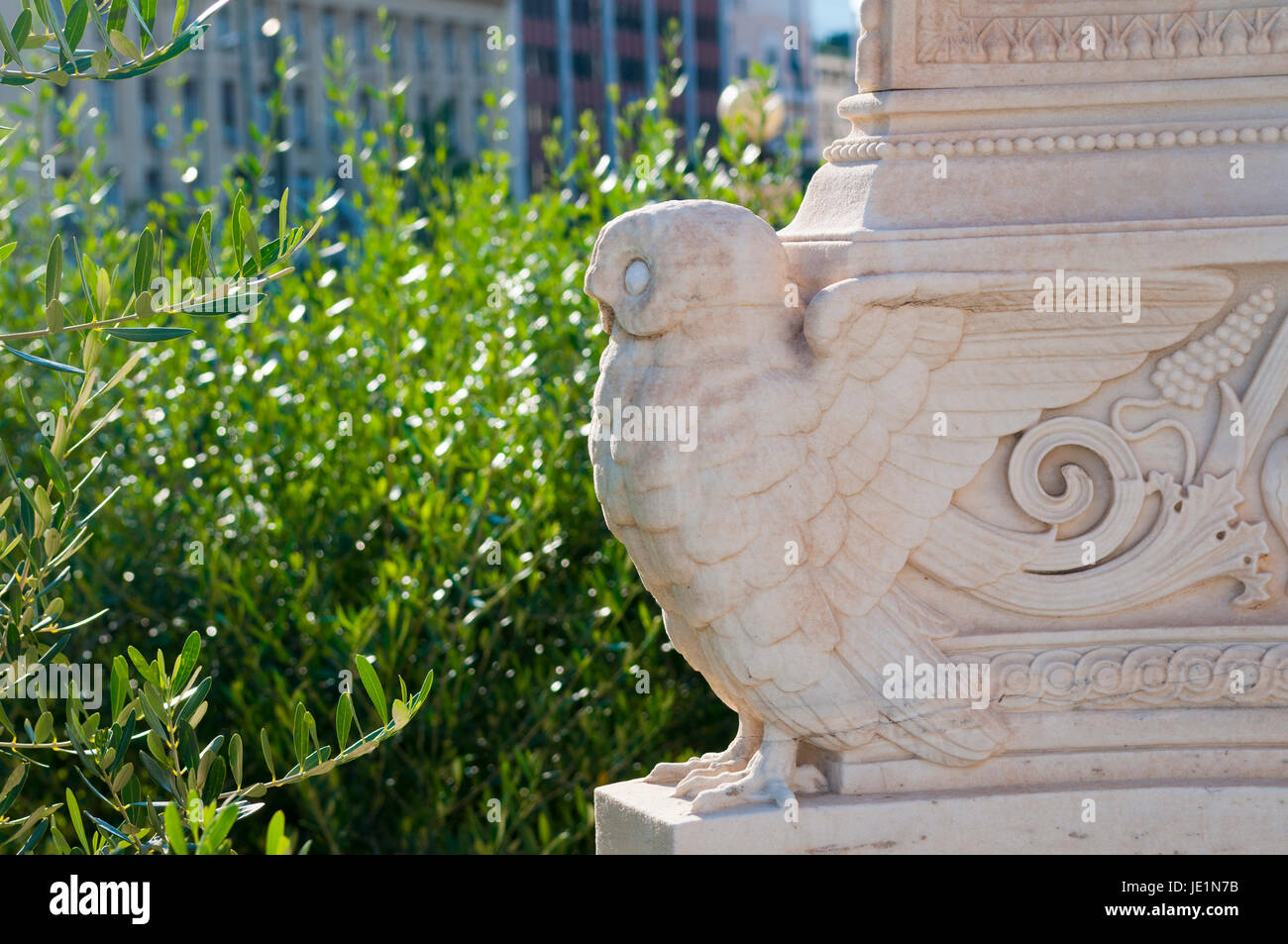 owl statue at academy of athens Stock Photo - Alamy