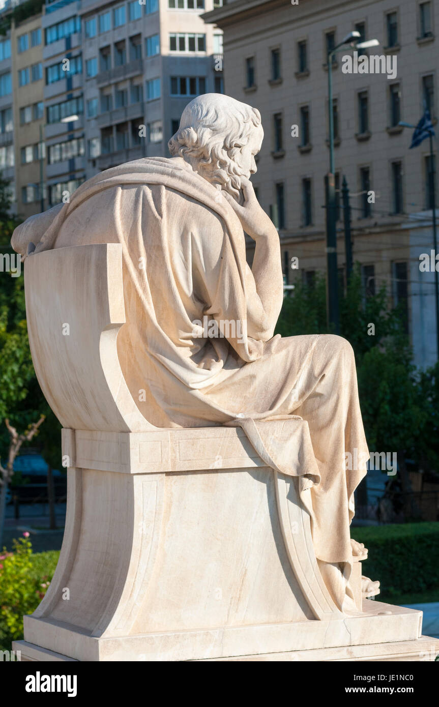 Back of the thinker statue hi-res stock photography and images - Alamy