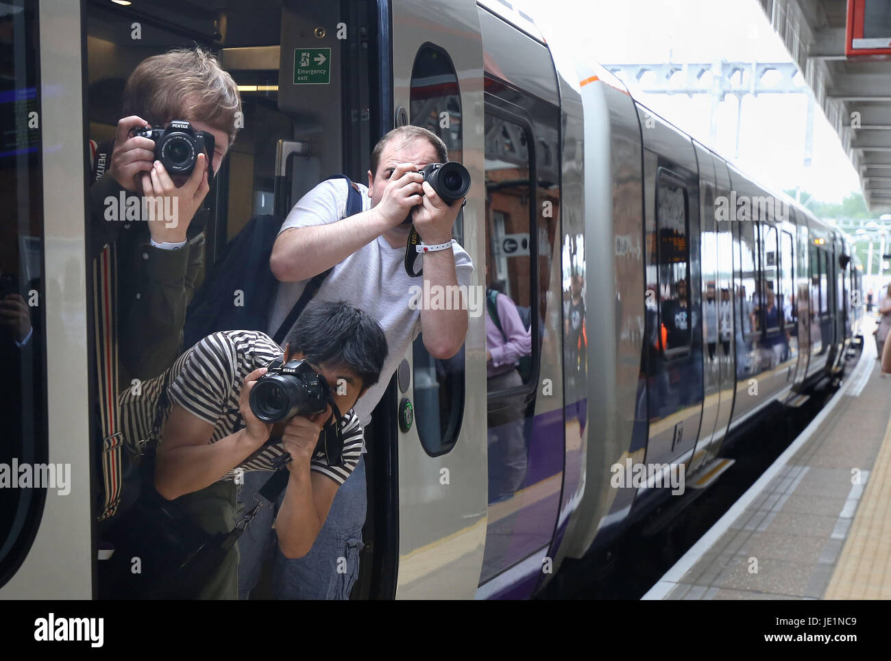 Elizabeth line train hi-res stock photography and images - Alamy