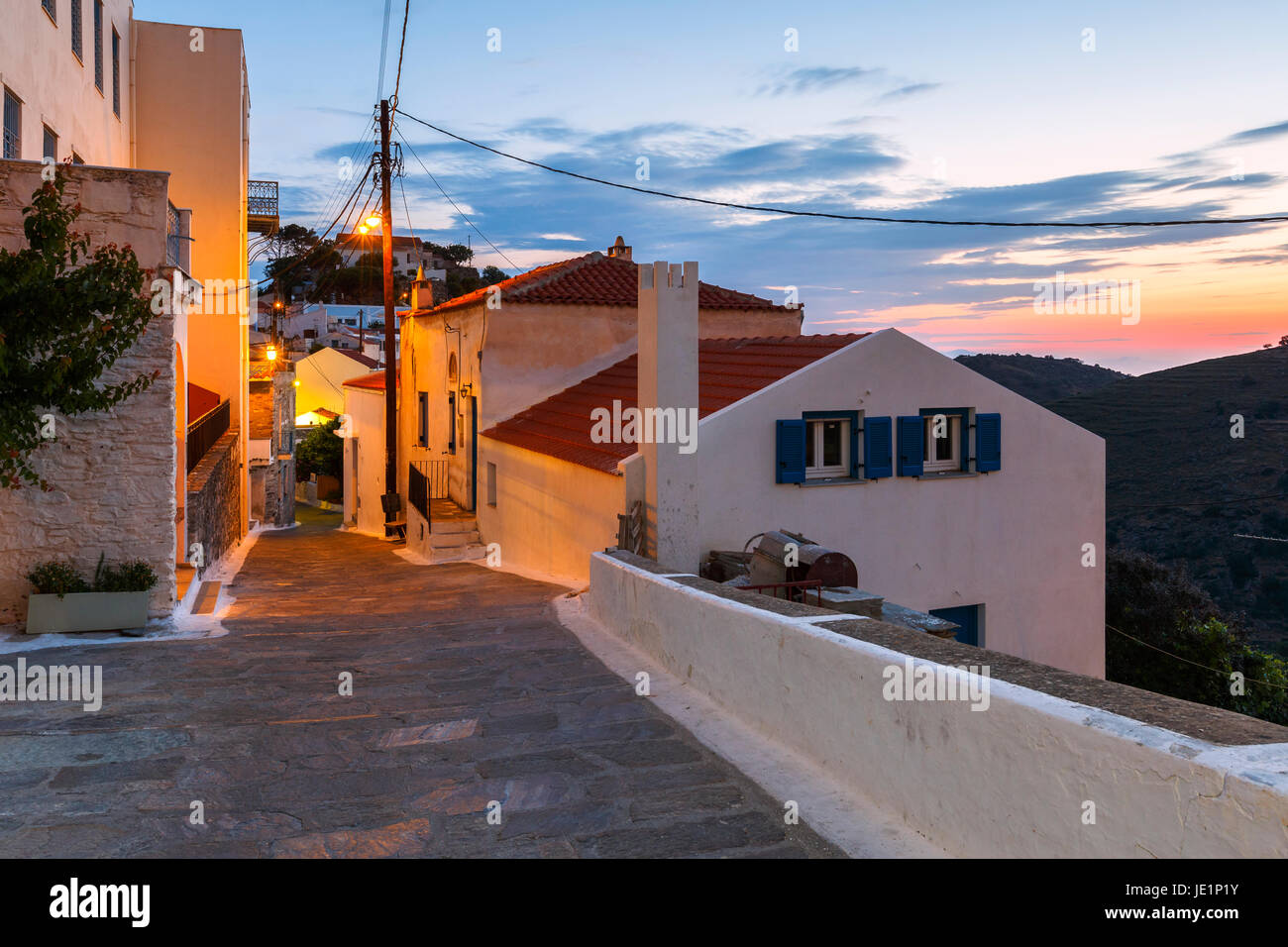Street in Ioulida village on Kea island in Greece Stock Photo - Alamy