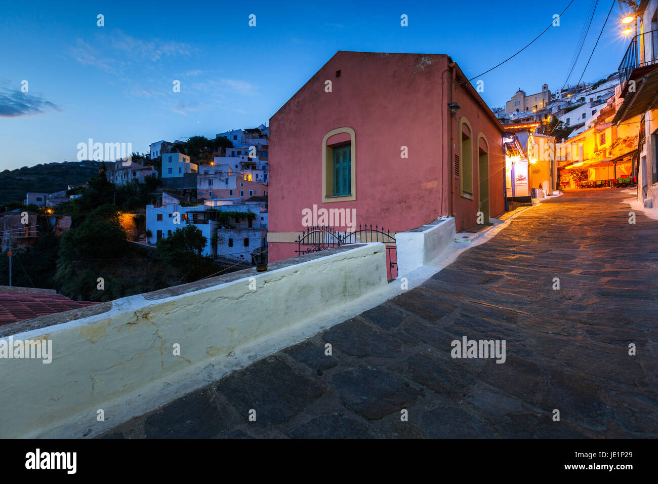 Street in Ioulida village on Kea island in Greece Stock Photo - Alamy