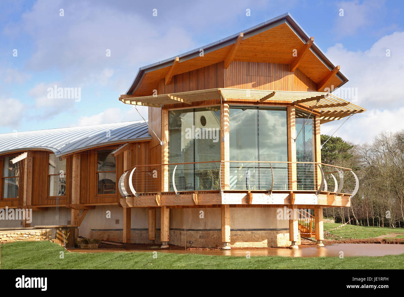 Timber built home hi-res stock photography and images - Alamy
