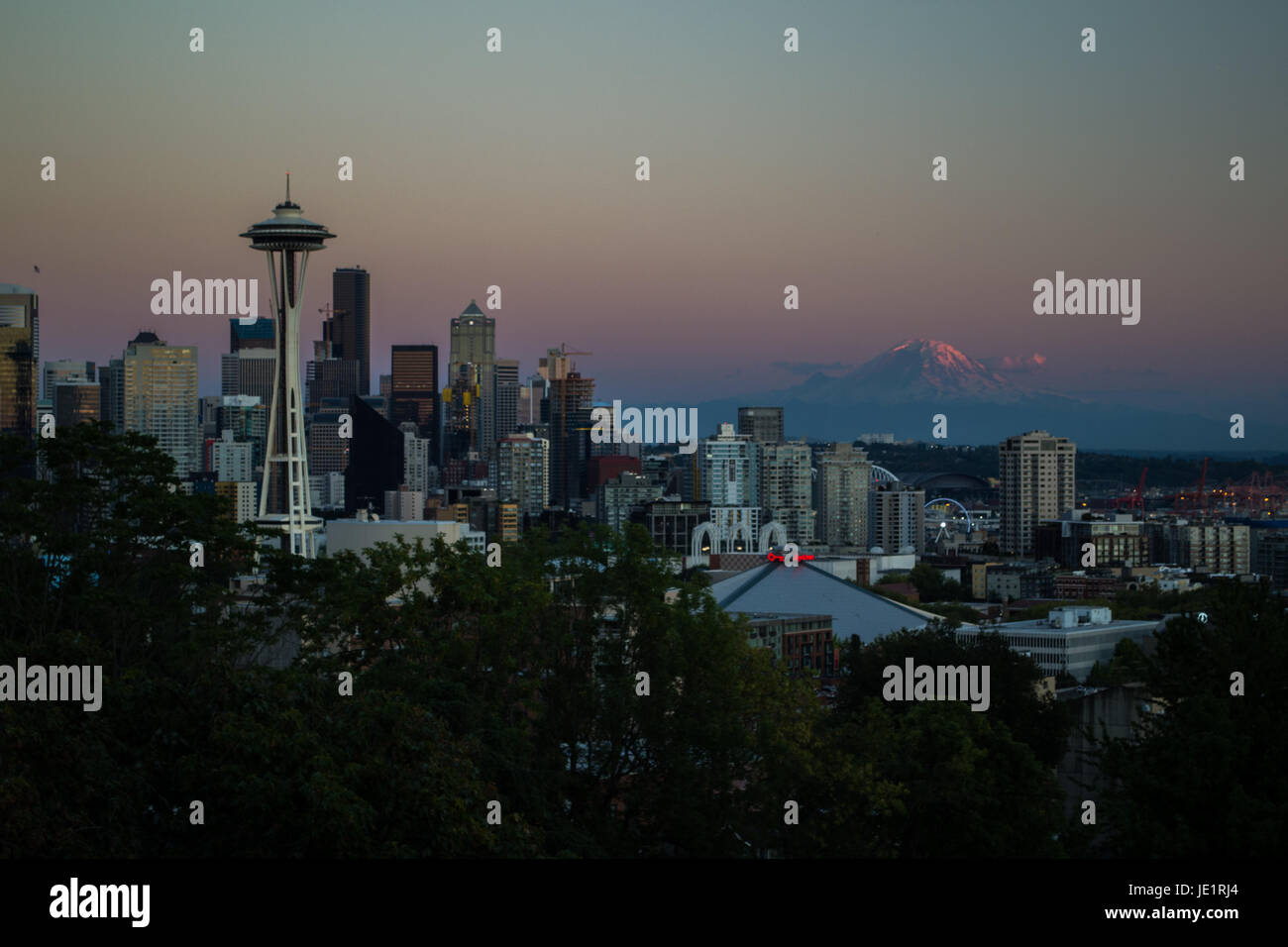 Seattle Skyline Sunset Stock Photo - Alamy