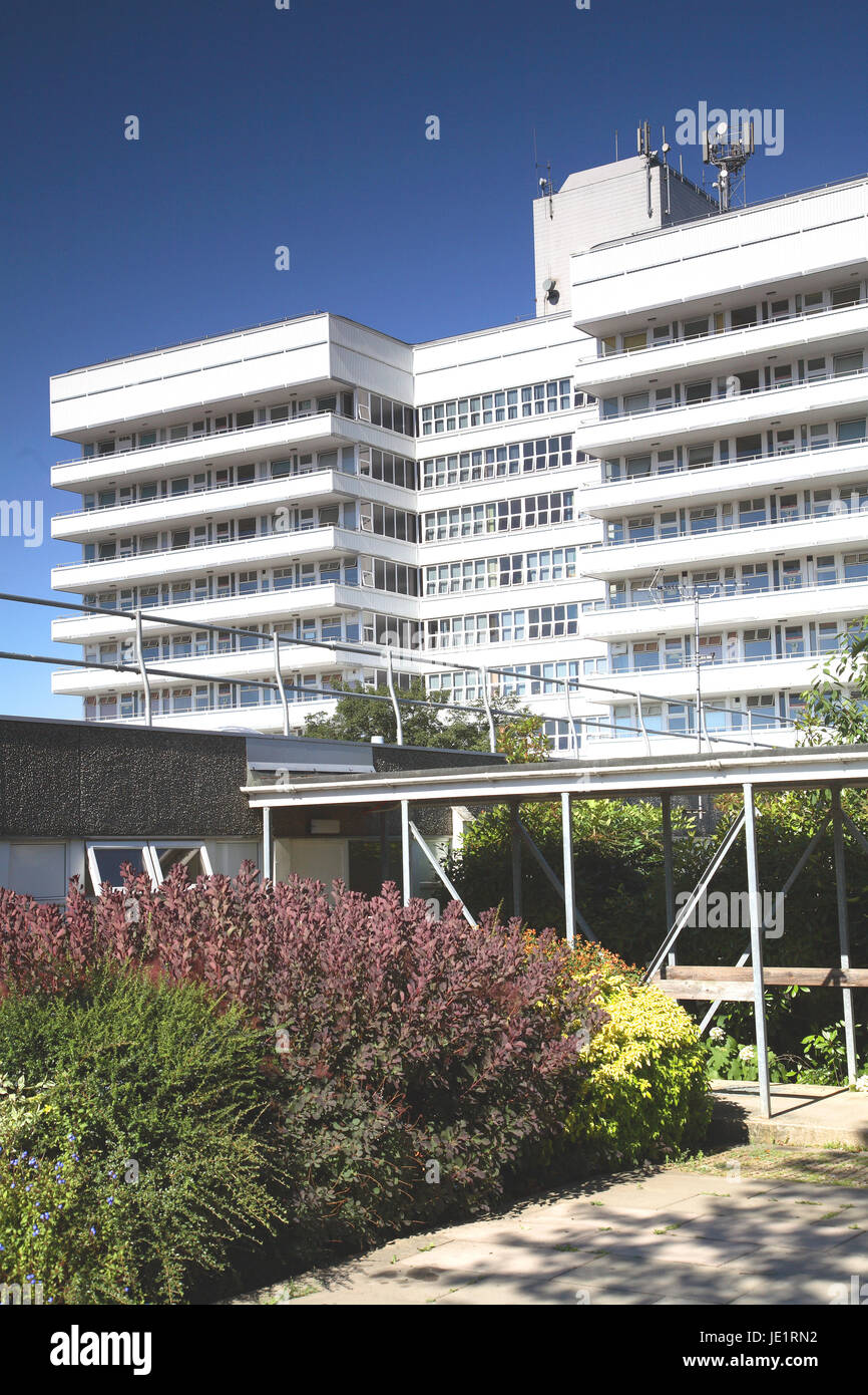 Exterior view of the main building at the Lister Hospital, Stevenage ...