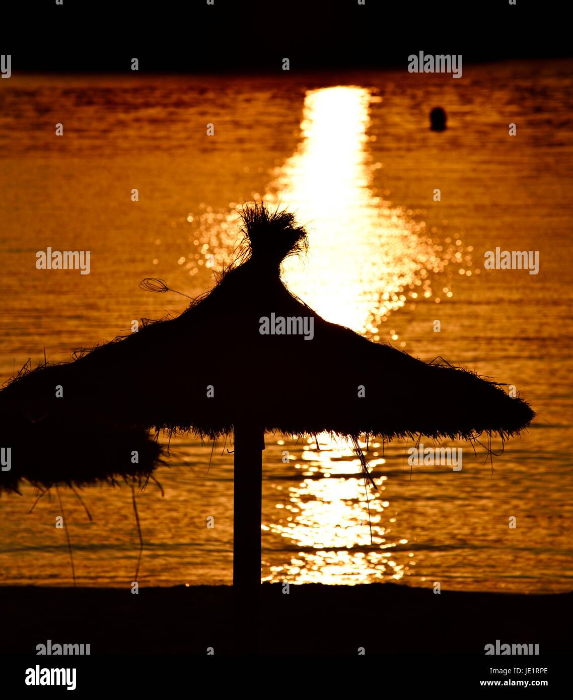 Sun brolly silhouette Stock Photo - Alamy