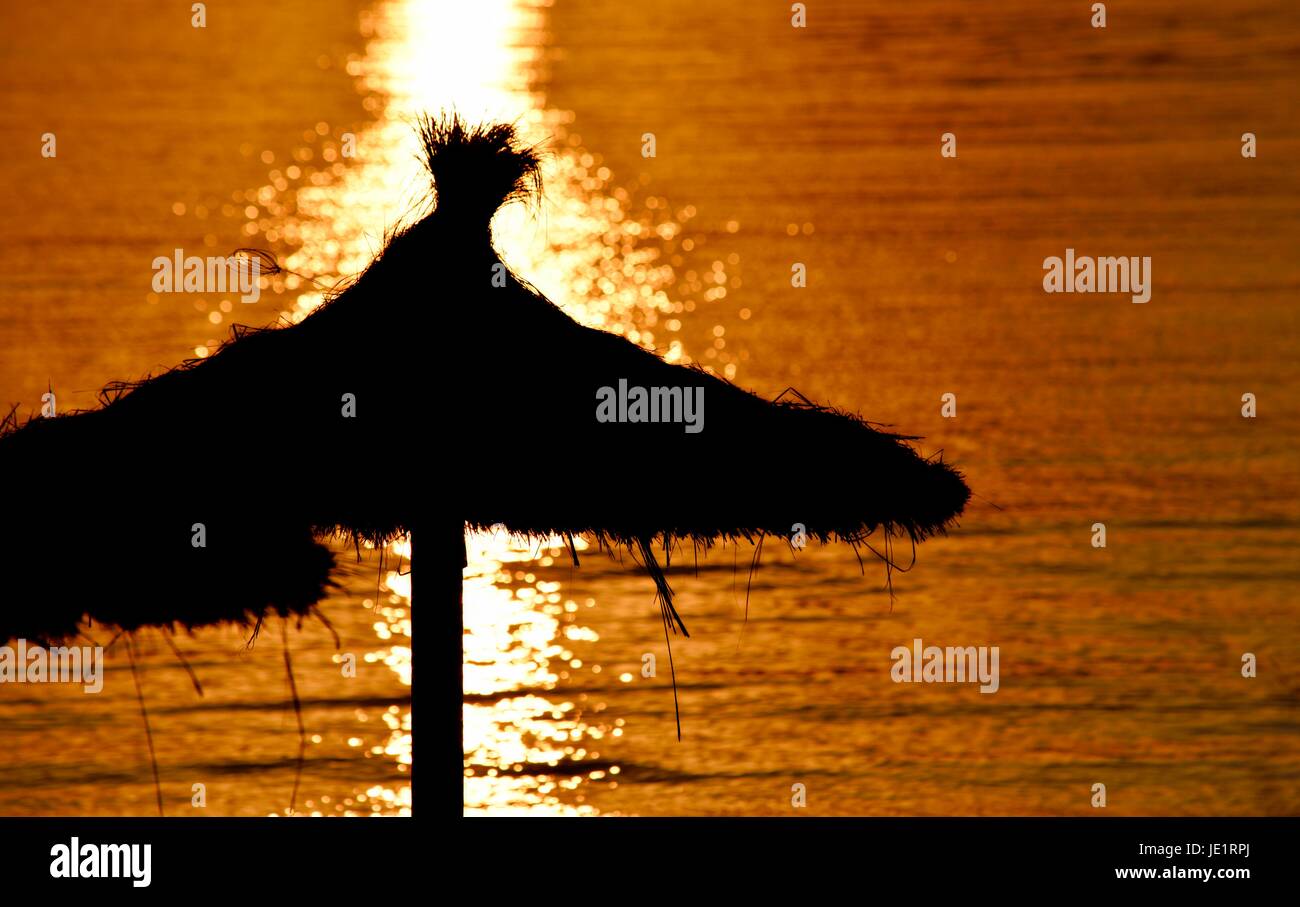 Sun brolly silhouette Stock Photo - Alamy