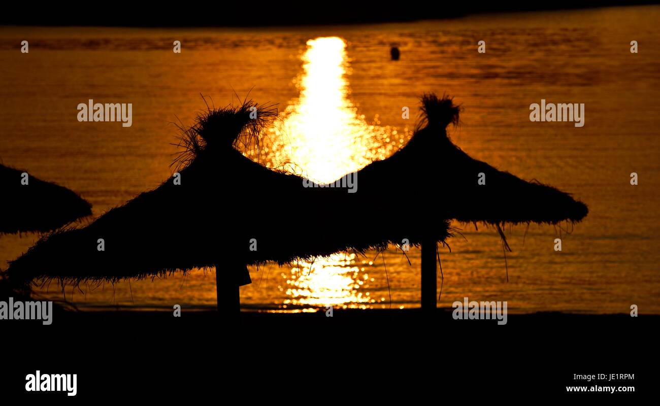 Sun brolly silhouette Stock Photo - Alamy
