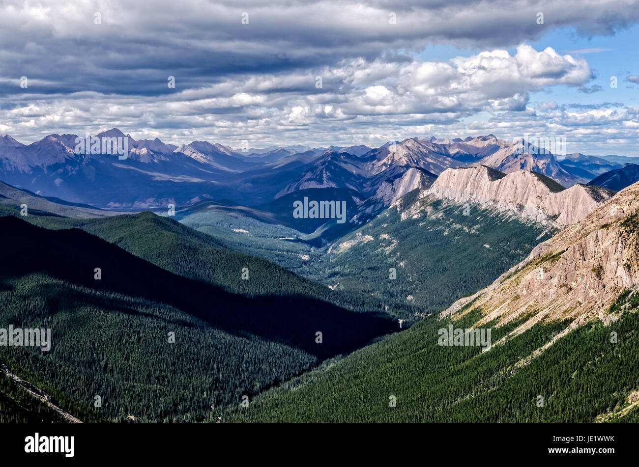 Pyramid lake road jasper national park hi-res stock photography and ...