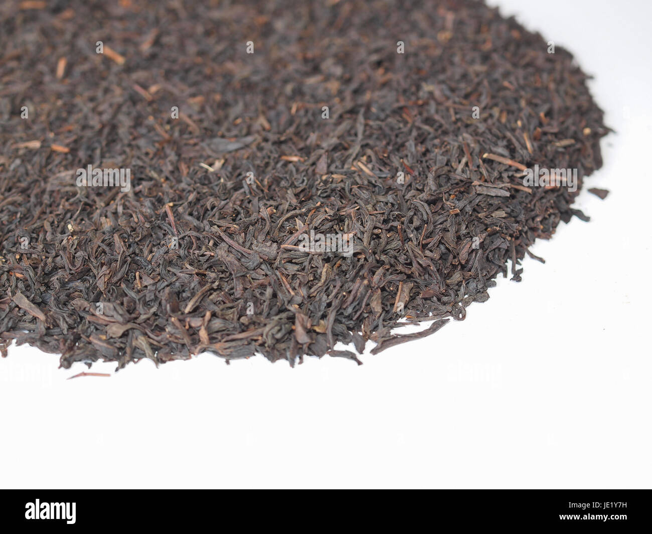 Heap of loose tea leaves on a table Stock Photo - Alamy