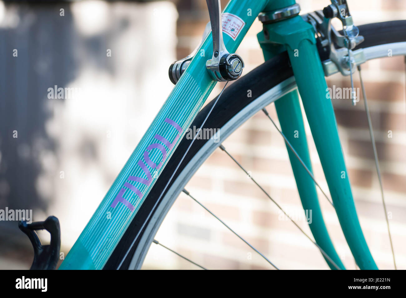 Close up green bicycle hi-res stock photography and images - Alamy