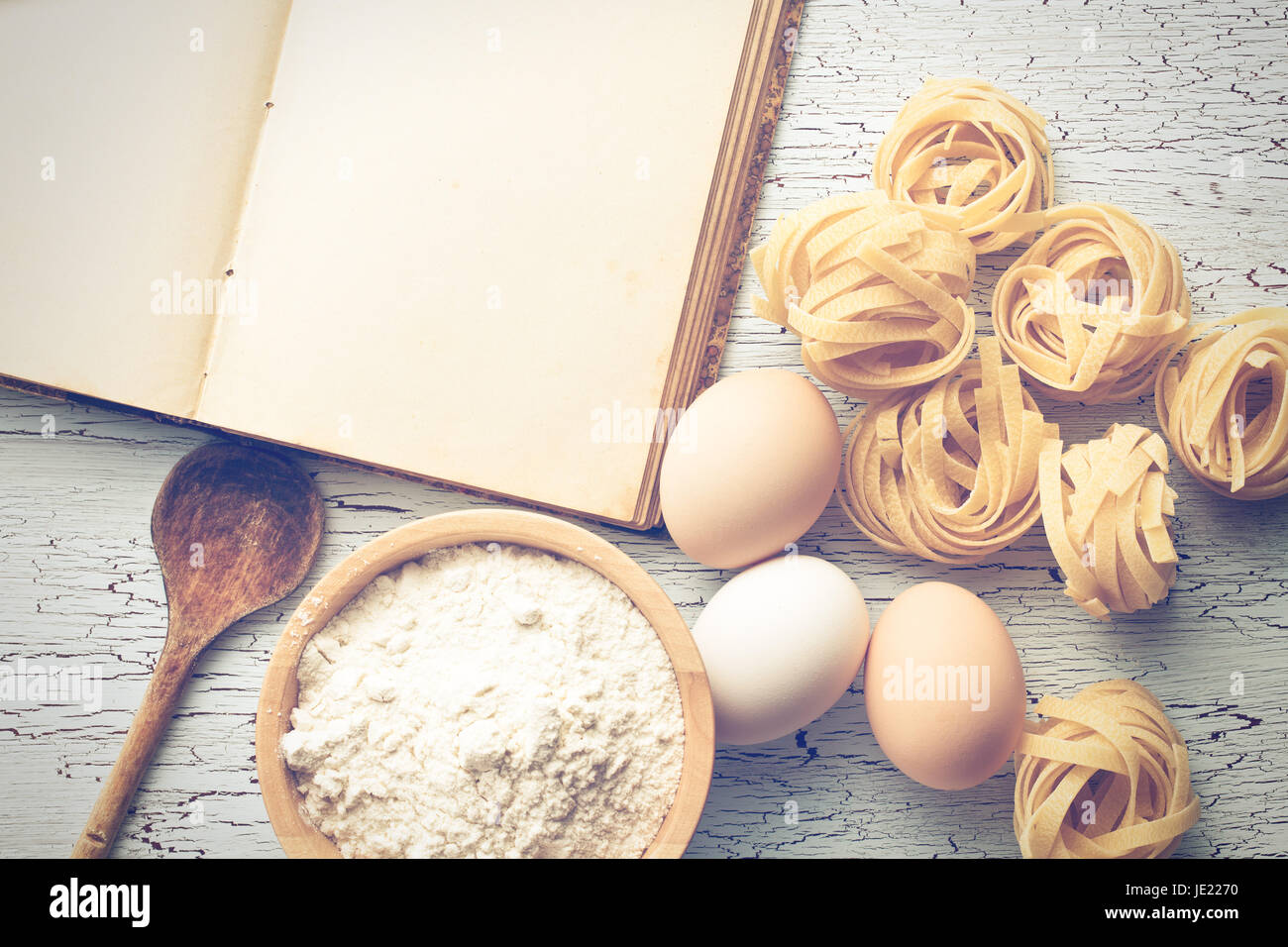 Retro italy eating pasta hi-res stock photography and images - Alamy