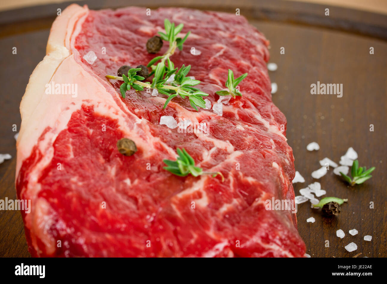 Rohes rumpsteak hi-res stock photography and images - Alamy