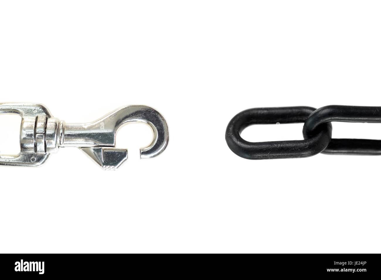 A close up shot of a chain clip Stock Photo - Alamy