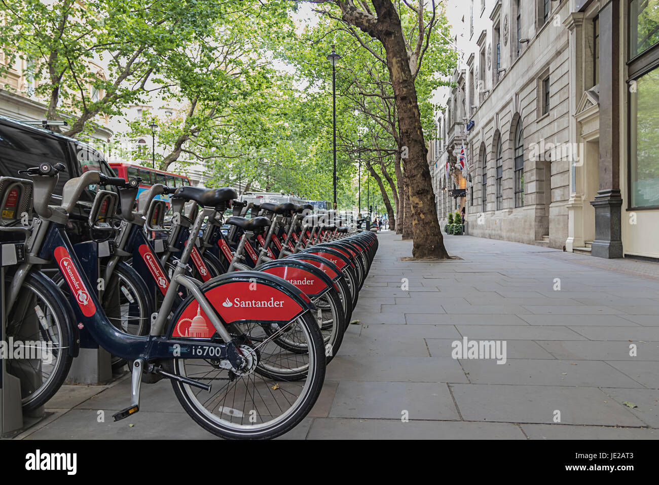 Santander bike hire stand hi-res stock photography and images - Alamy