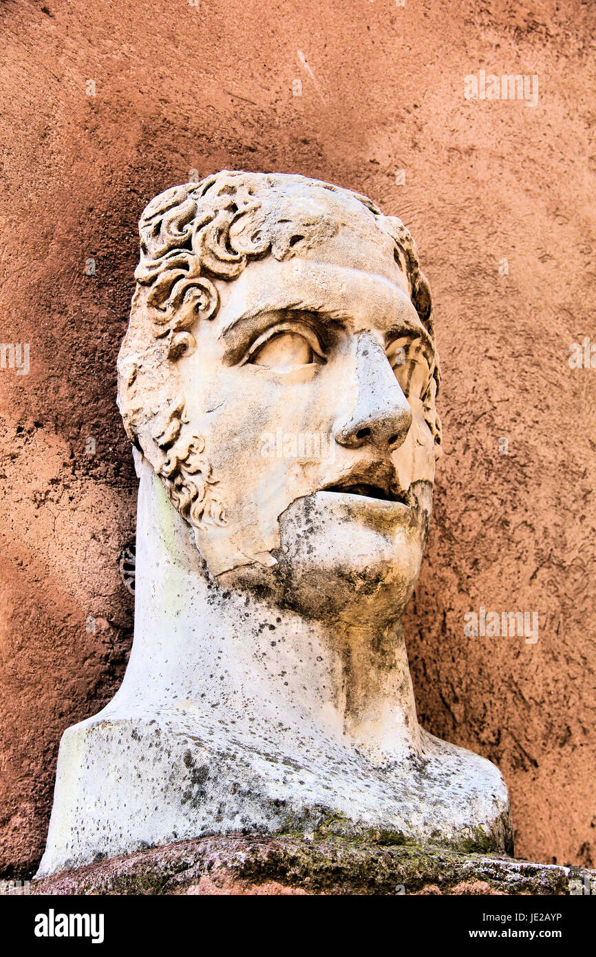 Romulus augustus hi-res stock photography and images - Alamy