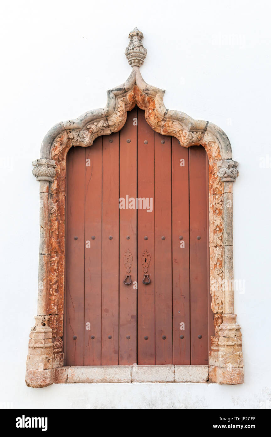 Portuguese window decorated in the Manueline style Stock Photo - Alamy