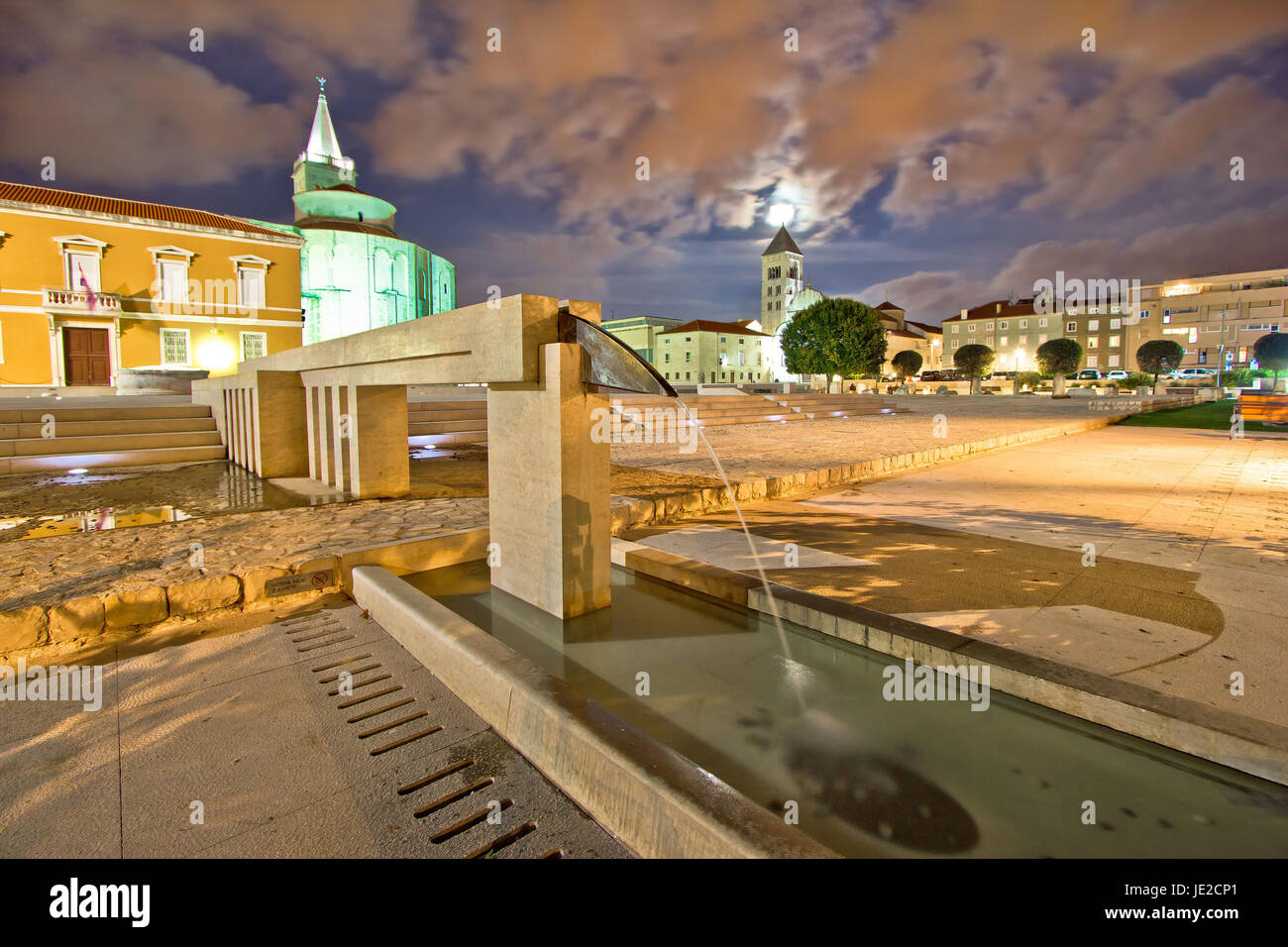 Old Zadar forum fountain night view, Dalmatia, Croatia Stock Photo - Alamy