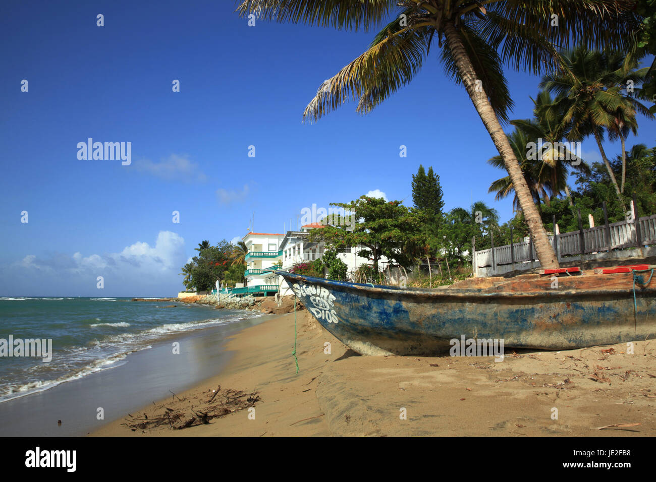 Boot am Strand Stock Photo - Alamy