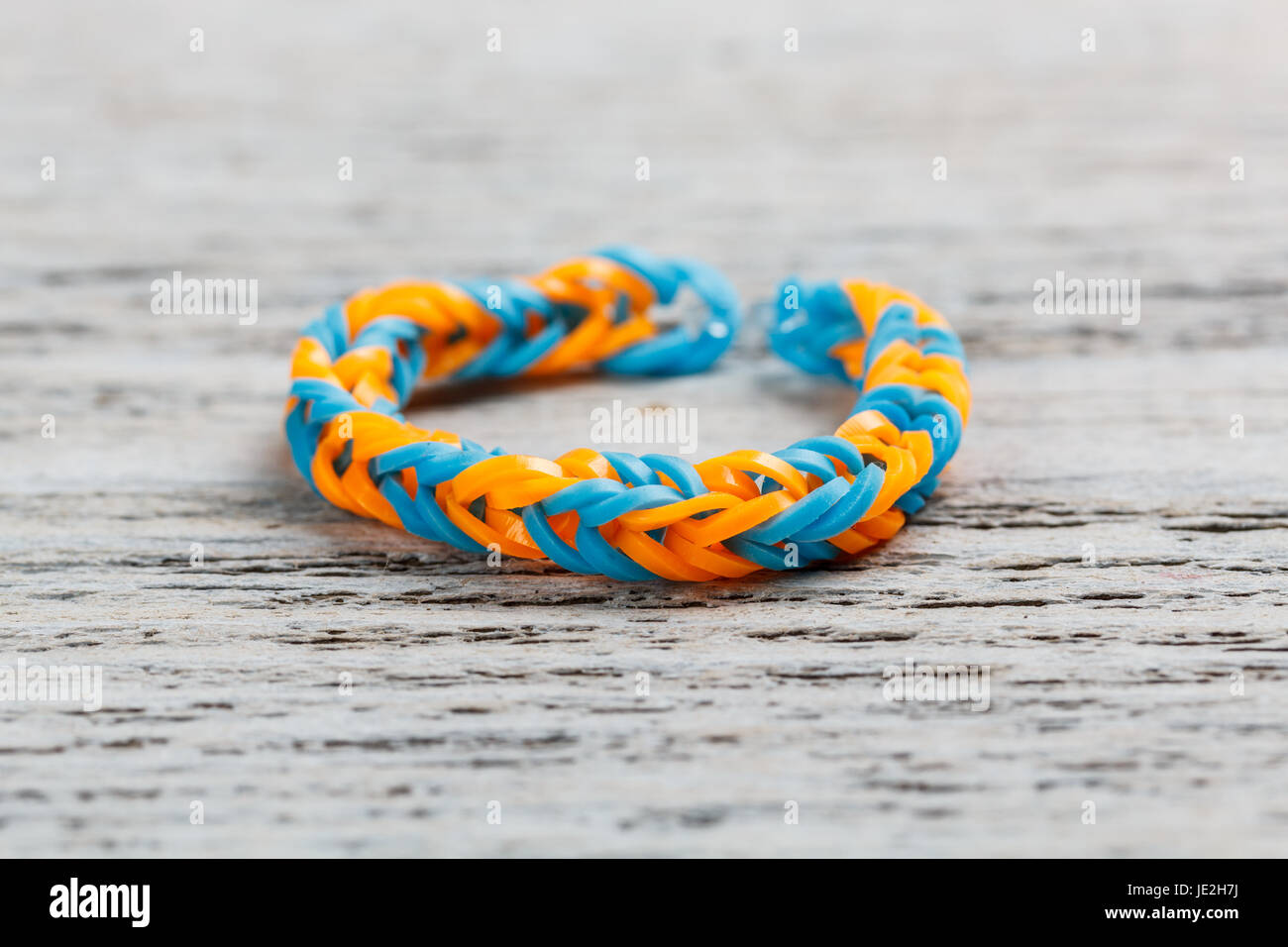 Rainbow loom band hi-res stock photography and images - Alamy