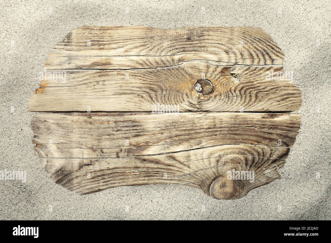 Sand frame on planked wood. Summer concept with copy space. Top view ...
