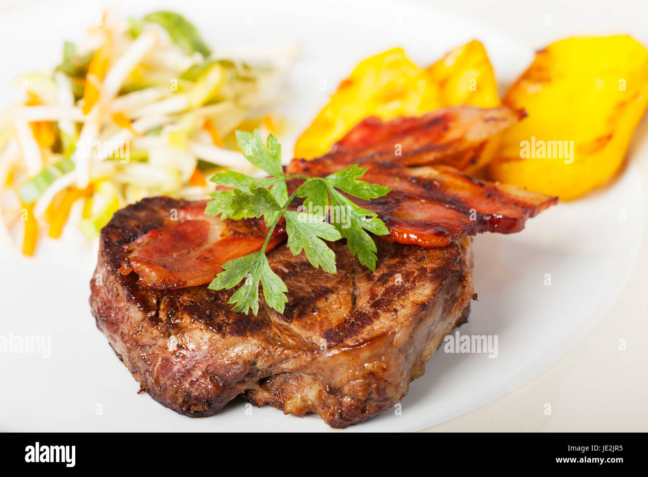 Gegrilltes rindersteak hi-res stock photography and images - Alamy
